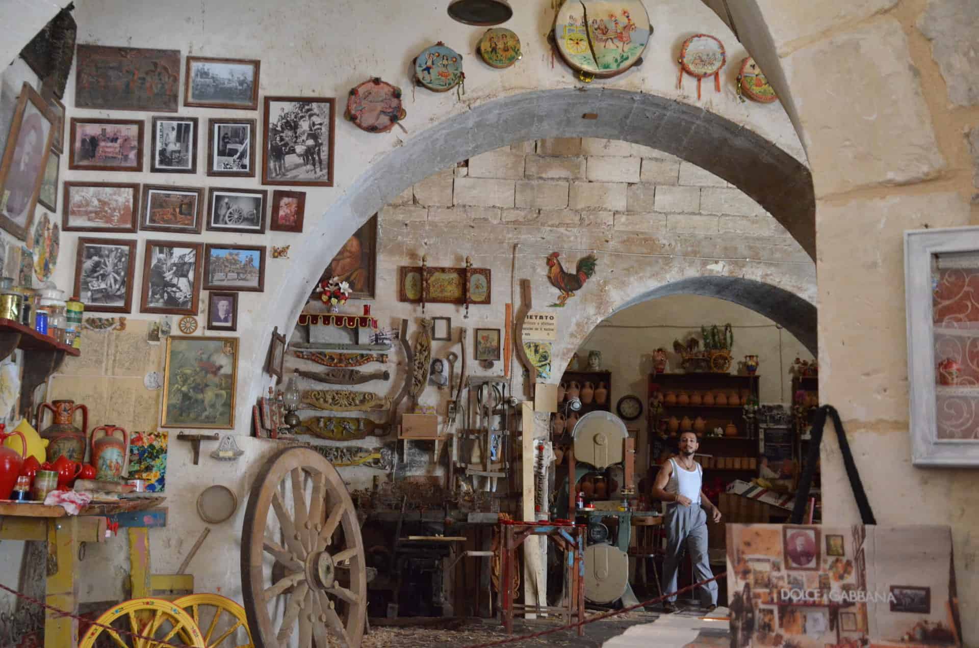 People who makes the traditional carts - Miranda Loves Travelling